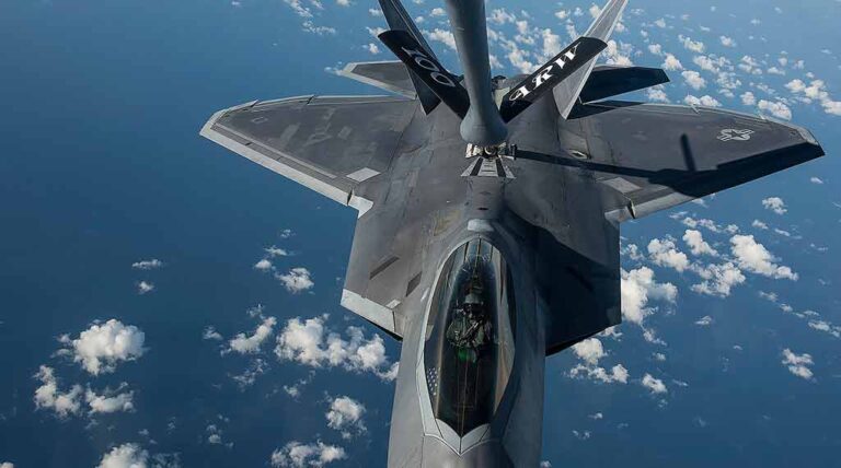F-22 Sea Raptor: A stealth fighter 'beast' flying from Navy aircraft ...